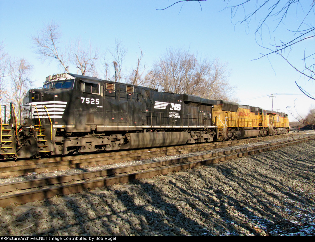 NS 7525 and UP 4724